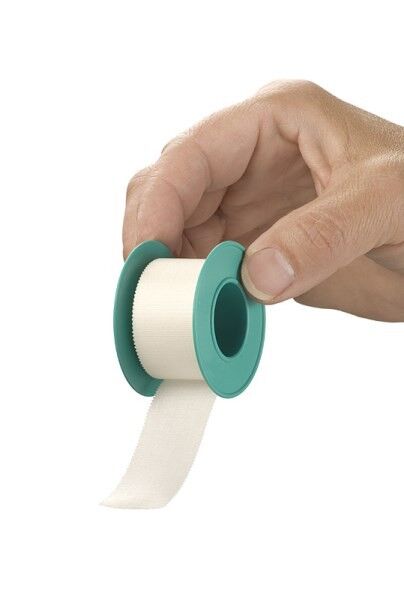Hekapor Silk hechtpleister 5m x 2,5cm op rol per 6st. kopen? - Klinimed.nl